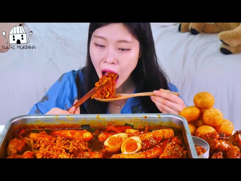 ASMR MUKBANG| Improvised Tteokbokki, Honey combo Chicken, Cheese ball. - video Dailymotion