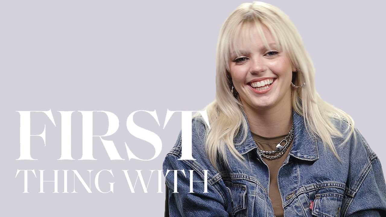 Reneé Rapp Announced Her First Kiss on Facebook & Talks First ...