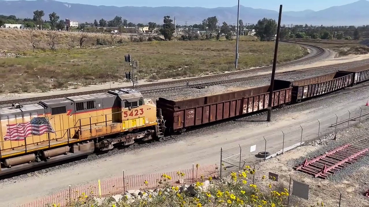 UP 2693 Leads Eastbound Intermodal Meets UP 7752 Westbound Manifest Train at West Colton Yard ...