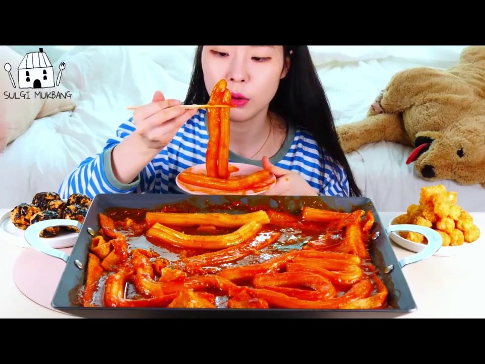 ASMR MUKBANG| Tteokbokki with BUNMOJA noodles, Rice Balls with Hot chicken flavor, French fries ...