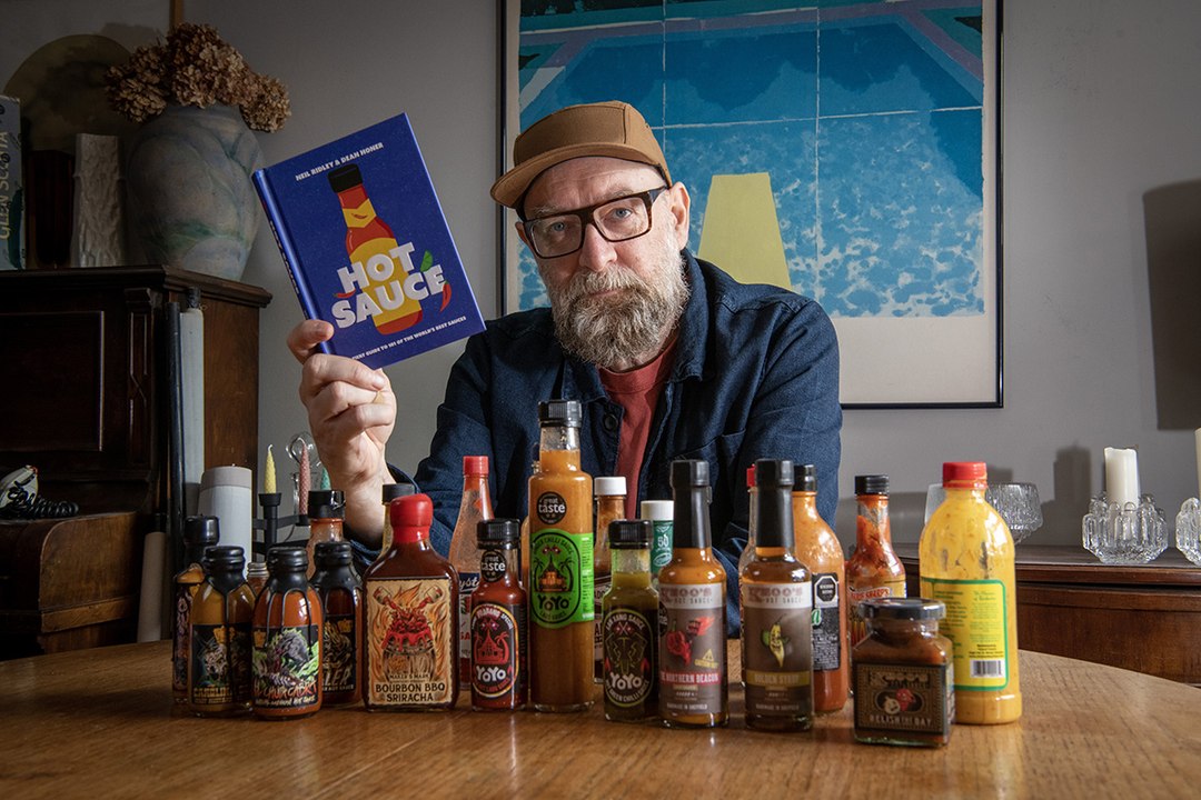 Dean Honer's Hot Sauce Book - video Dailymotion