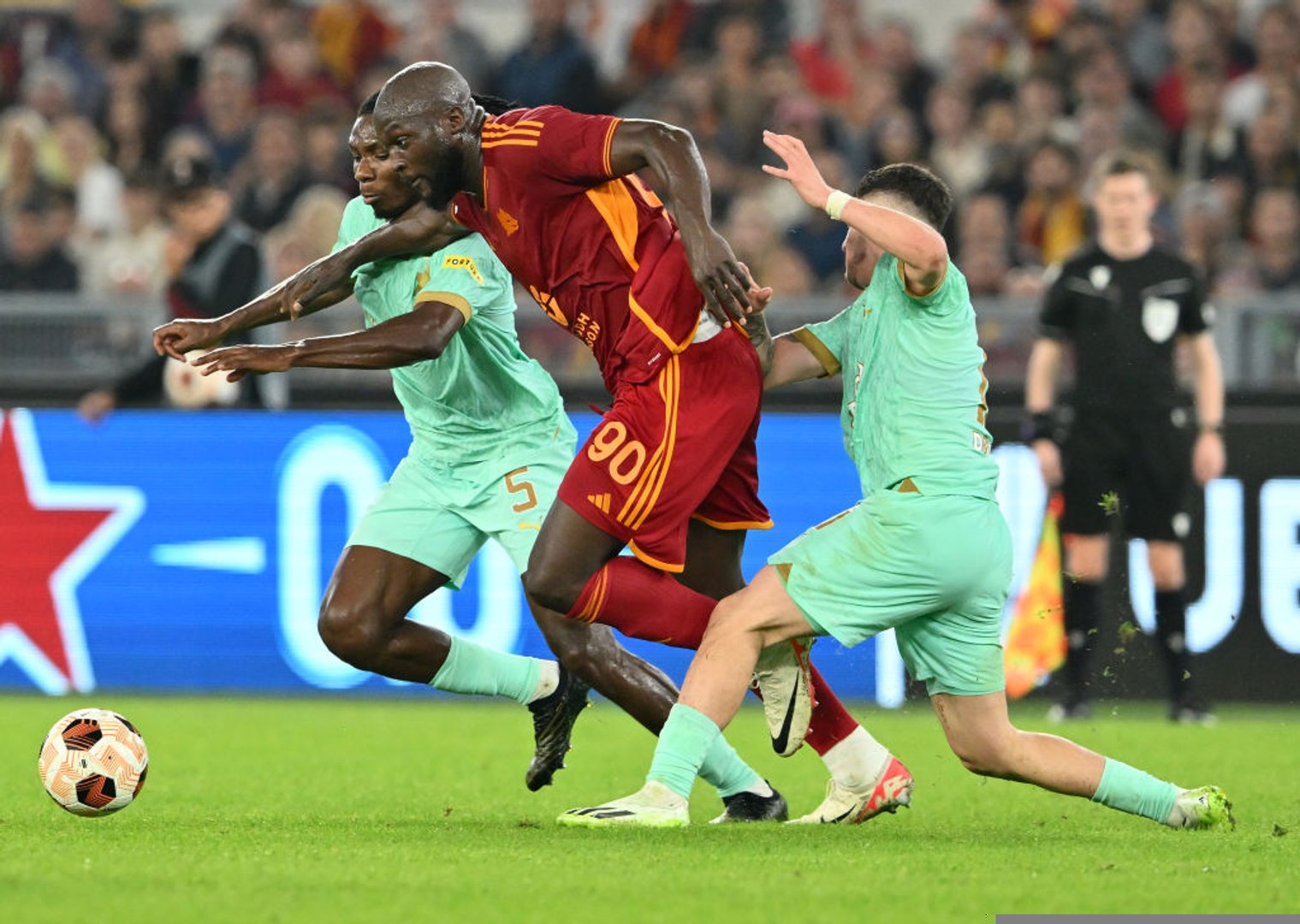 Lukaku stars as Roma stays perfect in Europa League | beIN SPORTS