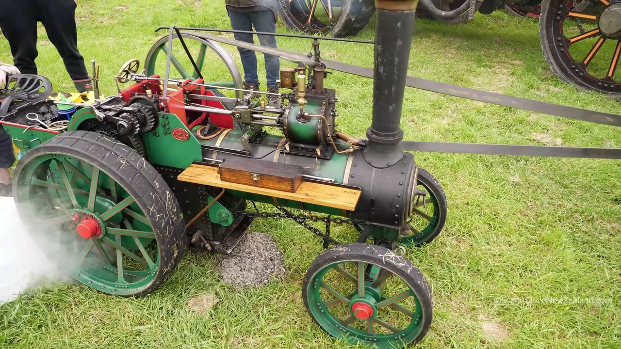 Miniature Traction Engine and Threshing Mill - video Dailymotion