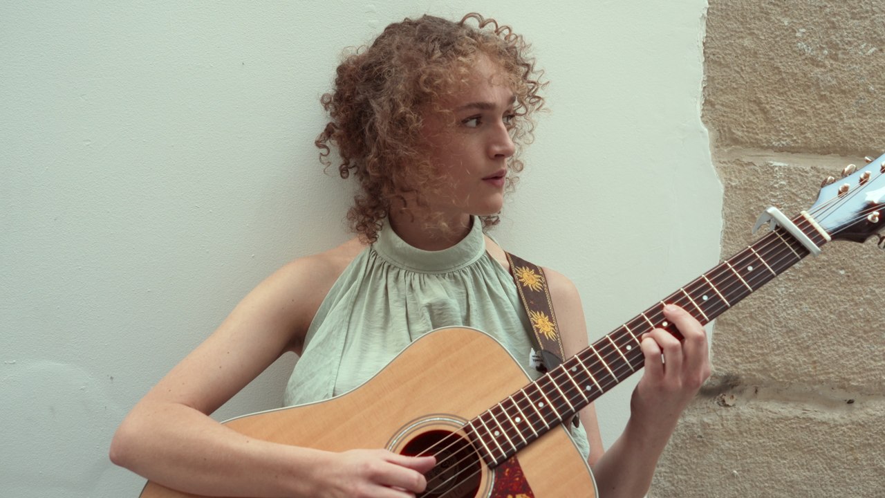 Lily Lyons - Spectre (Live From Paris) - video Dailymotion