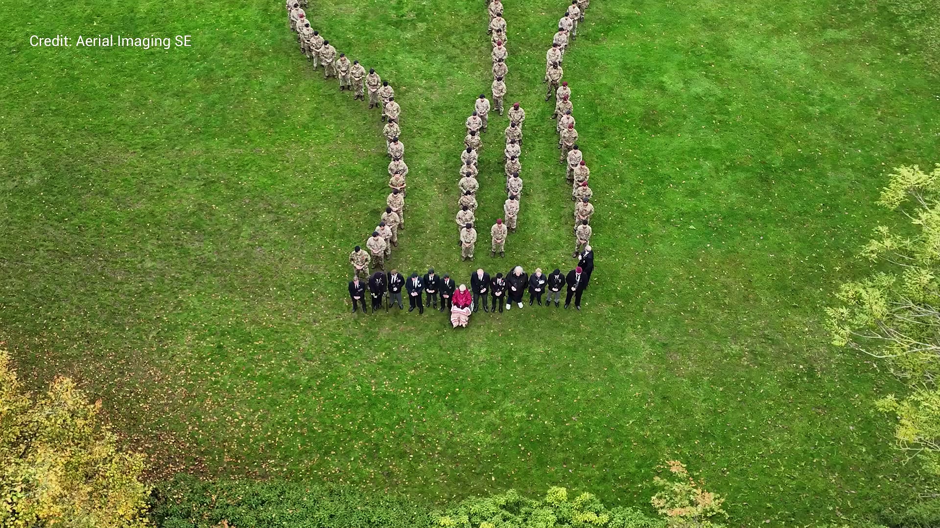 Army personnel and veterans create human 'Tommy'
