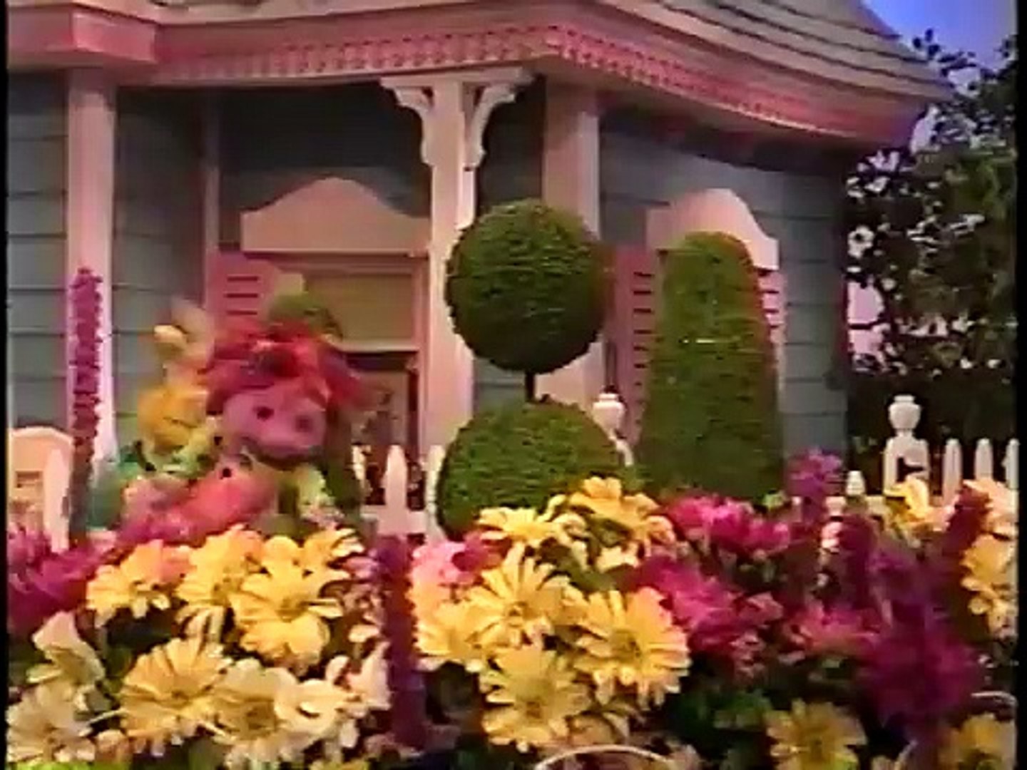 Allegras Janela Pequena E Linda Vhs Mesa Saarinen De Jantar Oval