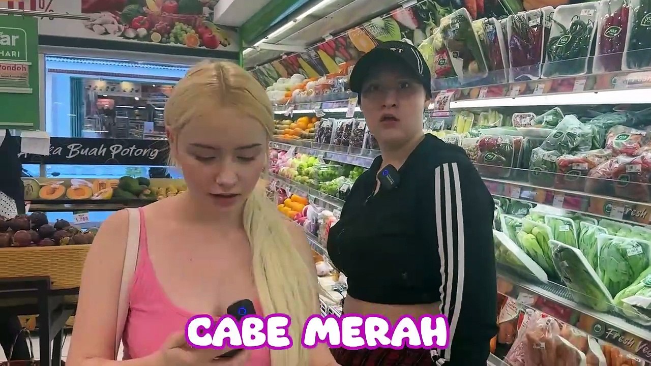 BULE BARBIE MASAK SAYUR ASEM DAN AYAM BALADO!!!NGAKAK BGT - Video Dailymotion