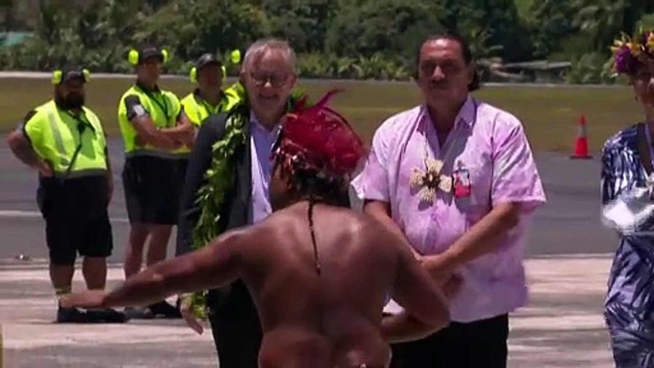 Anthony Albanese arrives in Cook Islands for summit - video Dailymotion