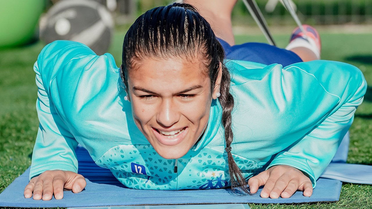 À la découverte de Roselène Khezami - Vidéo Dailymotion