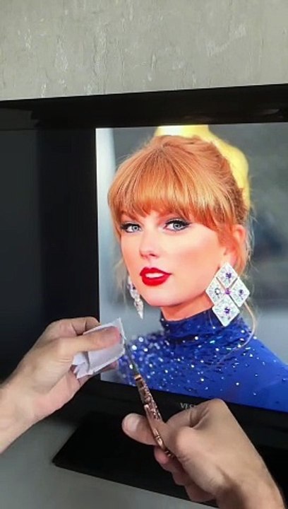 Taylor Swift's Paper Portrait - video Dailymotion