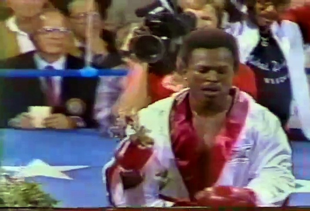 Gerrie Coetzee vs Michael Dokes - boxing - WBA heavyweight title ...