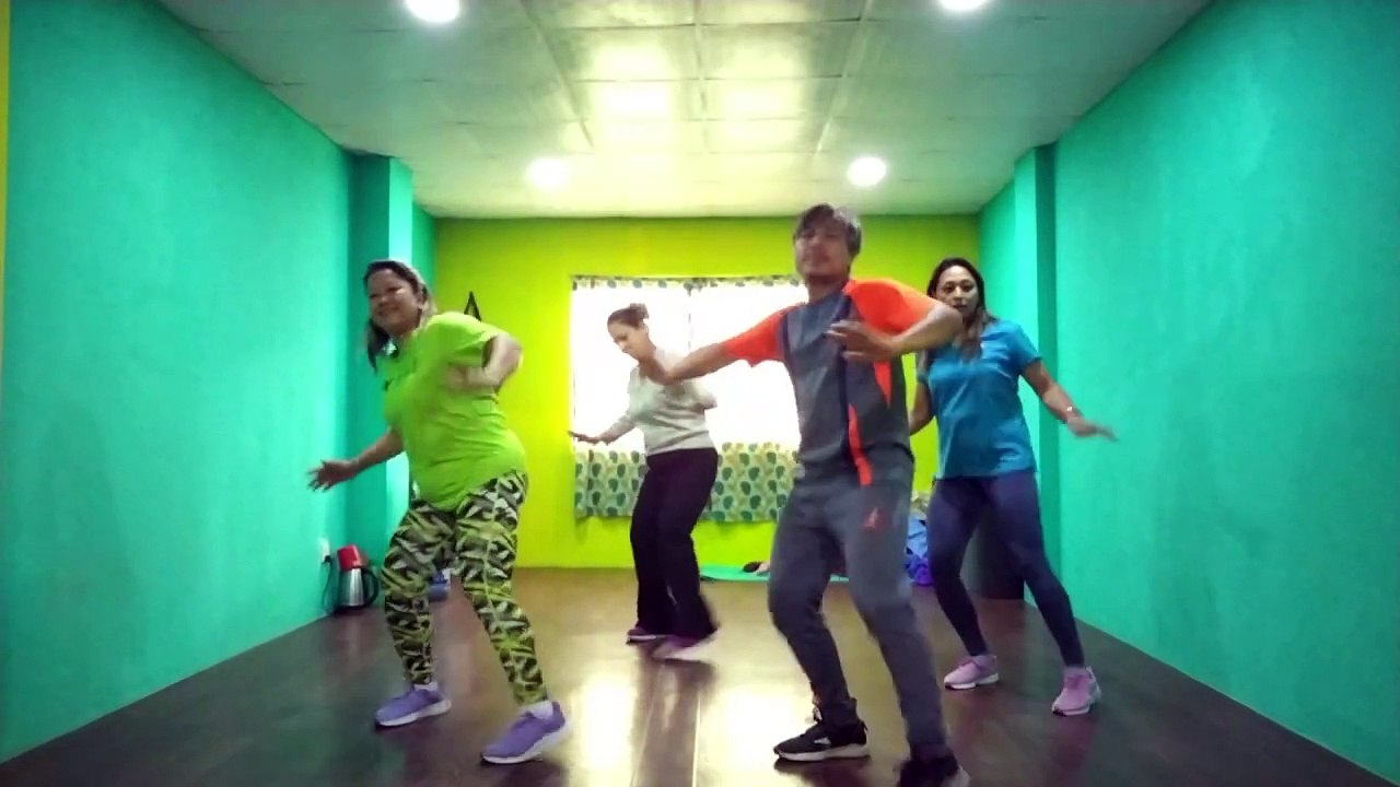Zin 110 Bollywood Zumba Fitness Dance hum aaye hai ft. Tiger shrof, kriti salon Manoj Chhetri ...