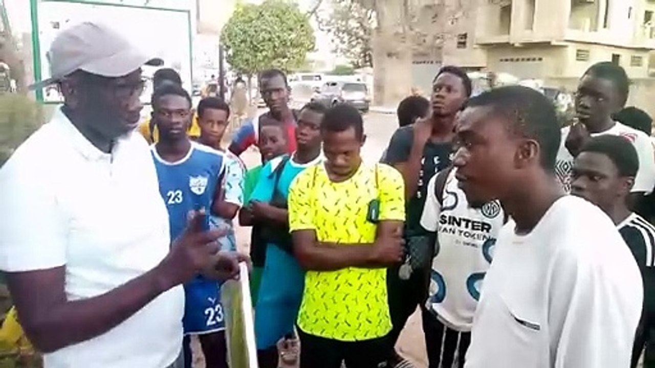 Dr Diop : "La commune de Mbao n'a pas de maire" - Vidéo Dailymotion