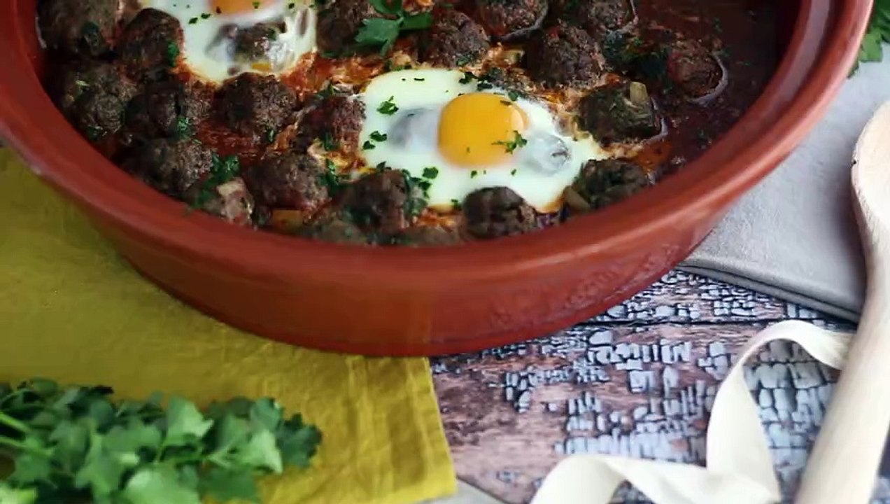 Kefta tagine (ground beef meatballs with spices and herbs) - video ...