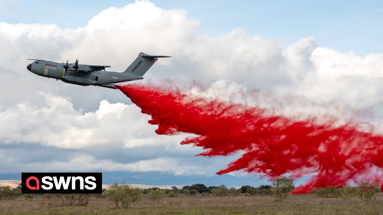 Jaw-dropping pictures show firefighting airplane prototype dropping ...