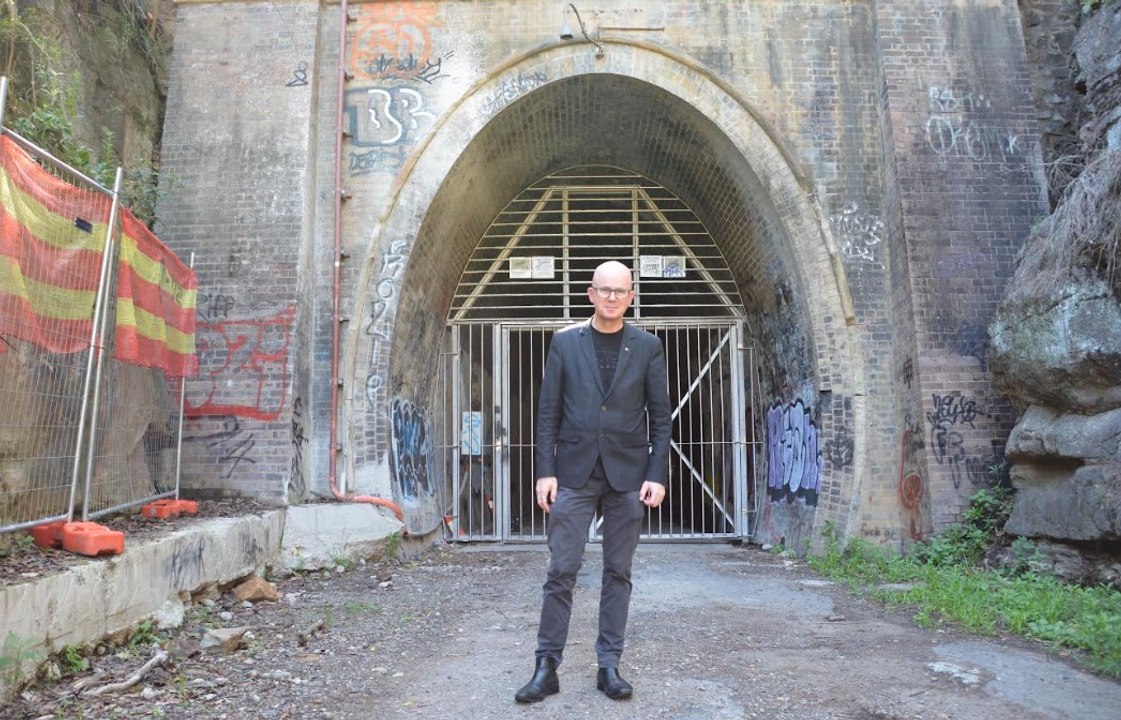 Take a tour inside the historic Lapstone Hill Tunnel - video Dailymotion