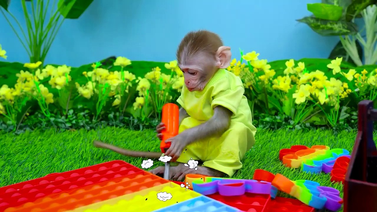 KiKi Monkey become a good doctor share how to take care of baby teeth ...
