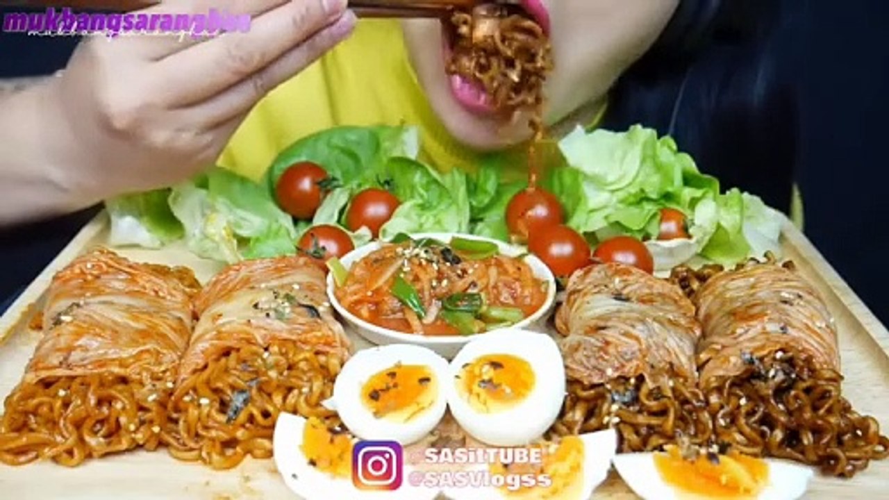 *Kimchi wrapped noodles Eating ASMR*/ noodles mukbang ASMR - video Dailymotion