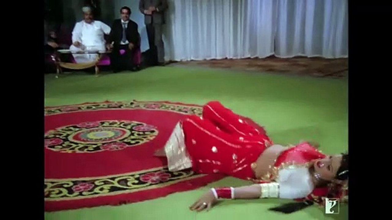 Idhar Aa Sitamgar /1982 Sawaal / Padma Khanna, Kalpana Iyer - video ...