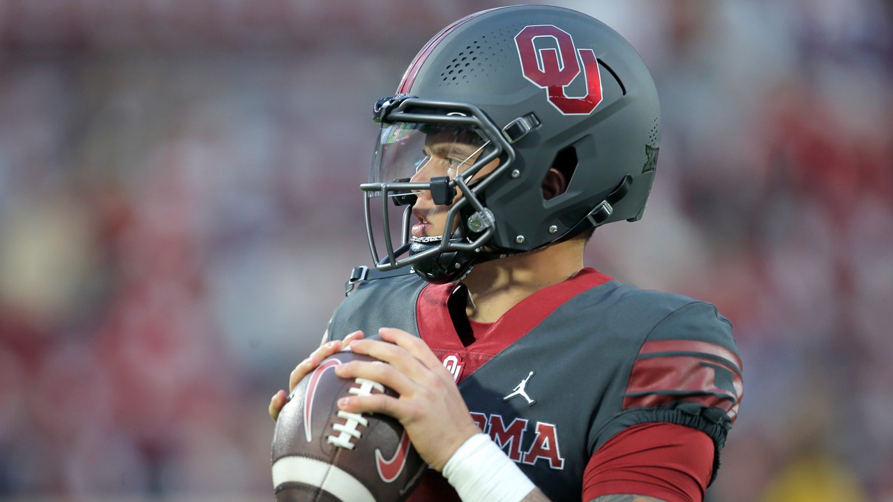 Dillon Gabriel: The Rising Star Quarterback for Oregon's Offense ...