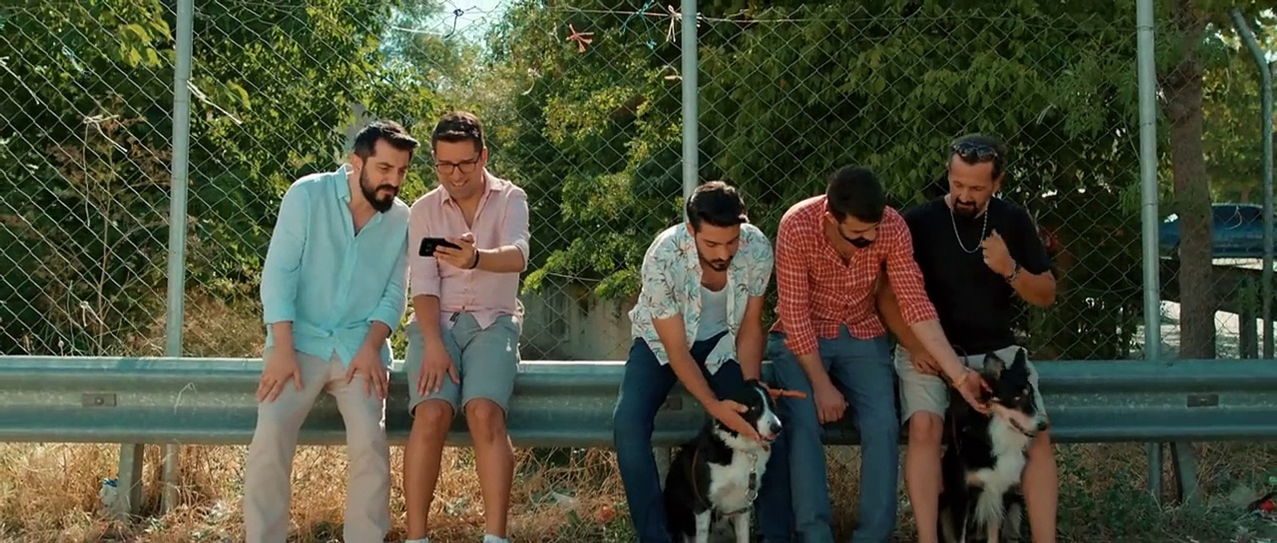 Olanlar Oldu Izle Yerli Komedi Filmi Film Komedi Filmleri Mutluyuz