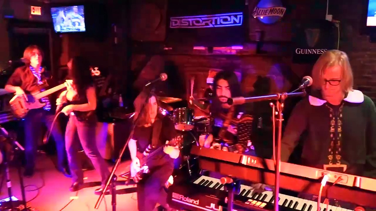 17 Distortion Band - Smokin' - Vintage Tavern 2023.12.16 - video Dailymotion