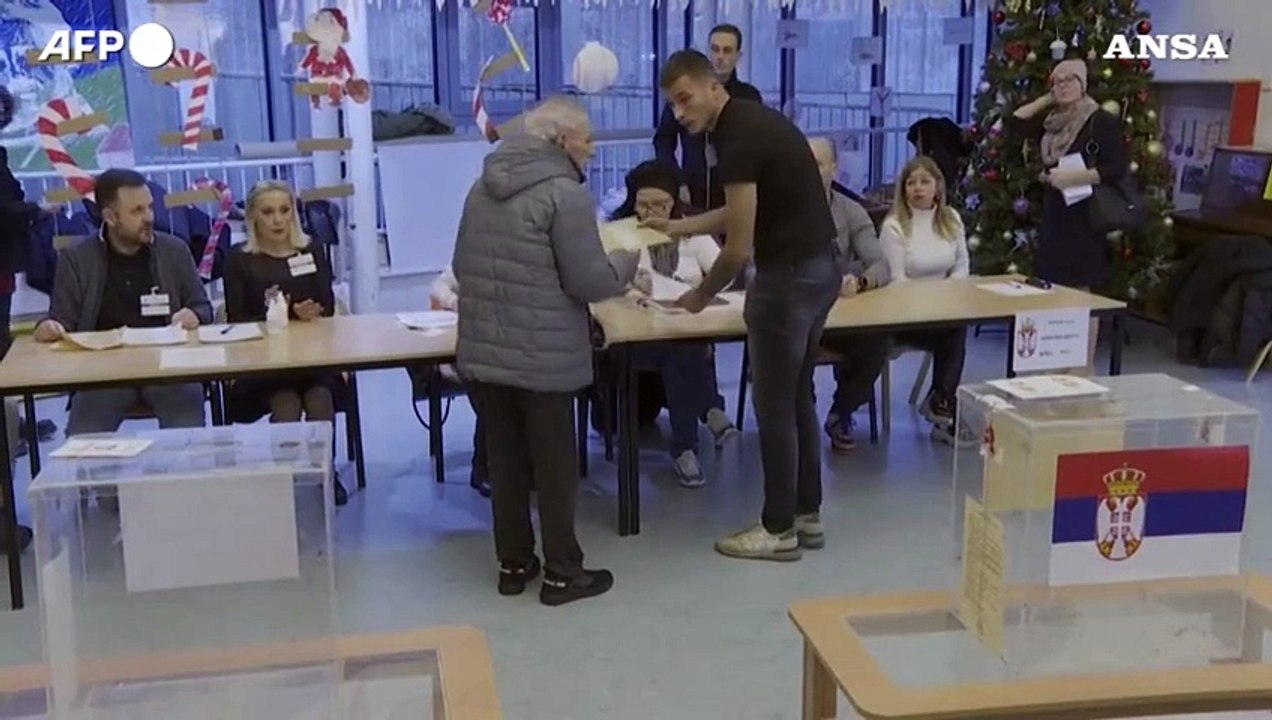 In Serbia aperti i seggi per le elezioni parlamentari - Video Dailymotion