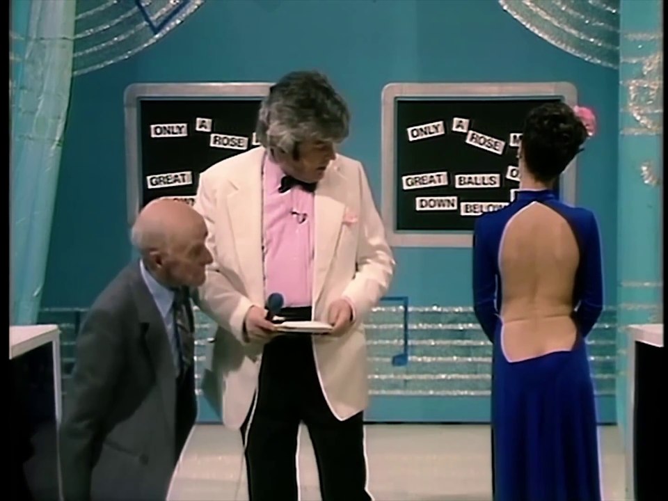 Benny Hill Show - Name That Tune (1980) Benny Hill - video Dailymotion