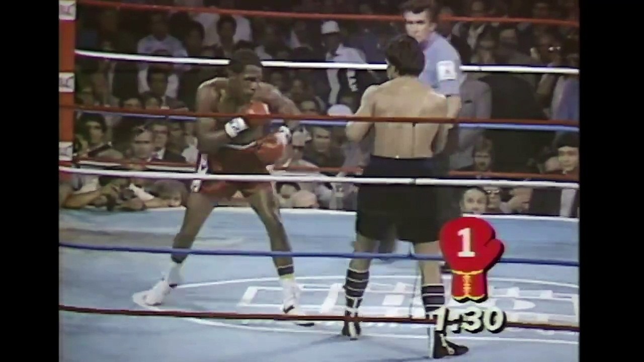 Roberto Duran vs Davey Moore - boxing - WBA light middleweight title ...