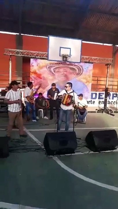 Así fue el sepelio de lisandro Meza - Vídeo Dailymotion