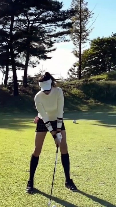 KLPGA tour pro Hyebin Lee’s control iron shot! KLPGA 투어프로 이혜빈프로의 컨트롤 아이언샷! - video Dailymotion