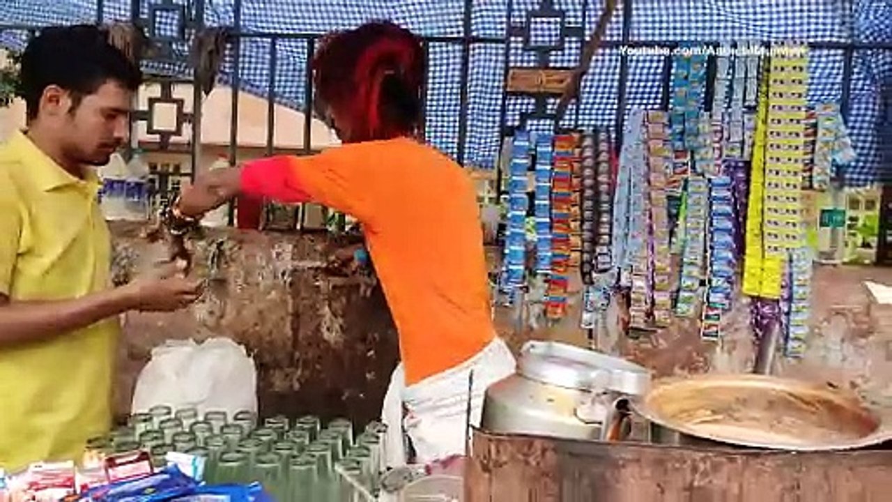 Nagpur's Very Stylish Dolly Chaiwala - Dolly Ki Tapri - Indian Street Food - video Dailymotion