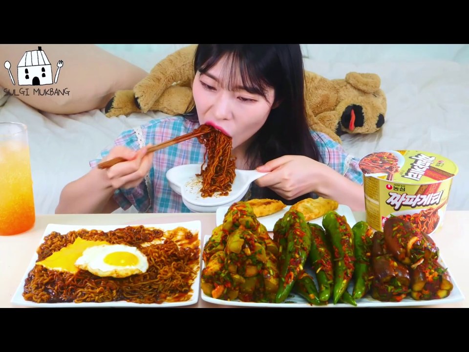 ASMR MUKBANG|Black bean noodles&Stuffed Kimchi(Cucumber, Red pepper ...
