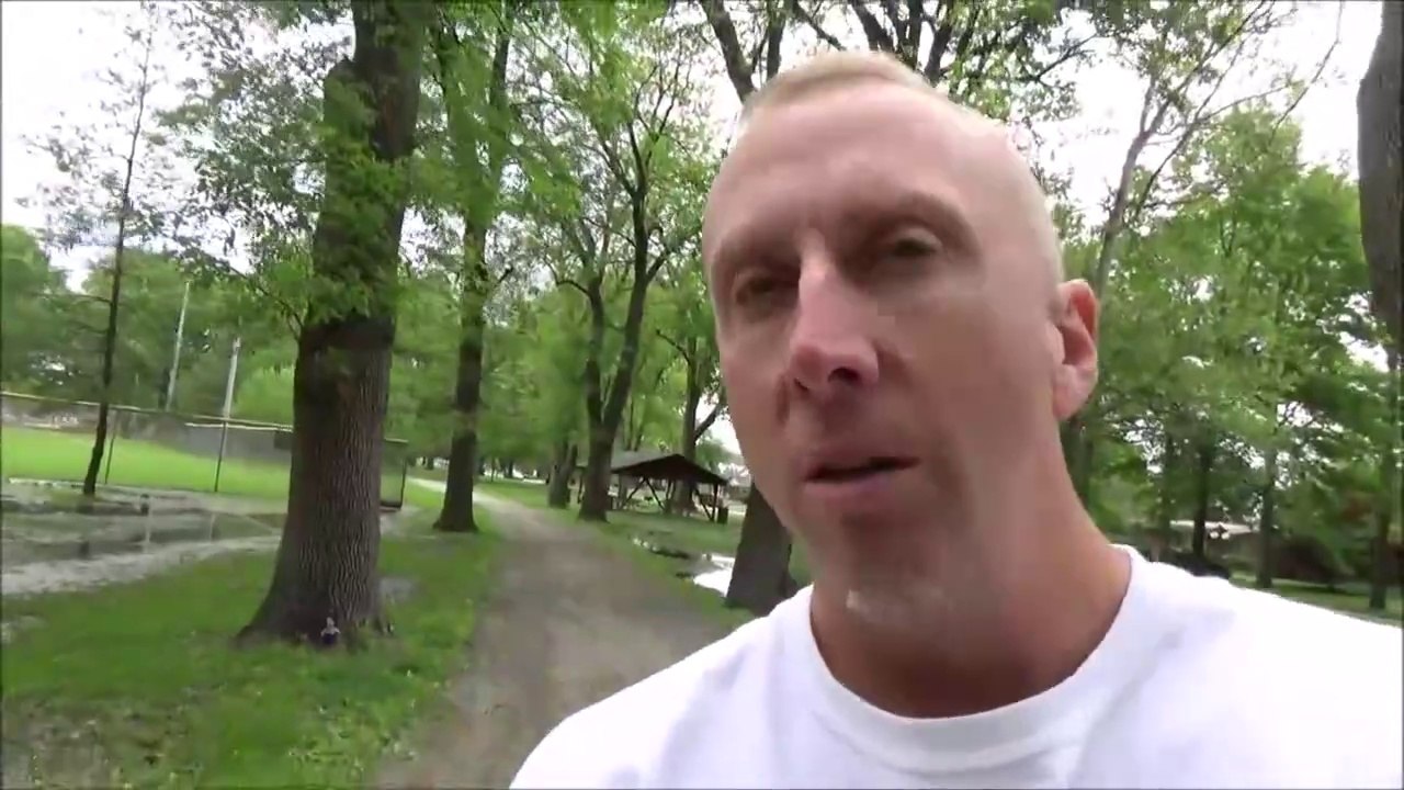 Smurf Hunting At Park with Freak Daddy Toy Freaks Hidden Smurfs Eggs ...