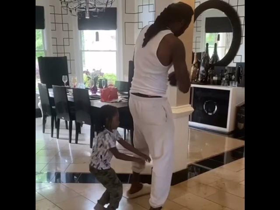 2 Chainz Plays Indoor Football With His Son - video Dailymotion