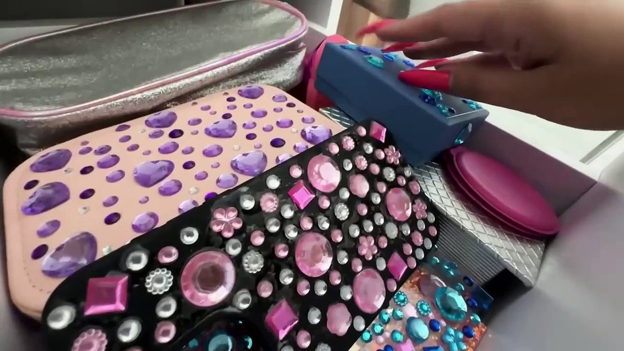 ASMR tapping & scratching random things around the house build-up ( triggers ) NO TALKING ...