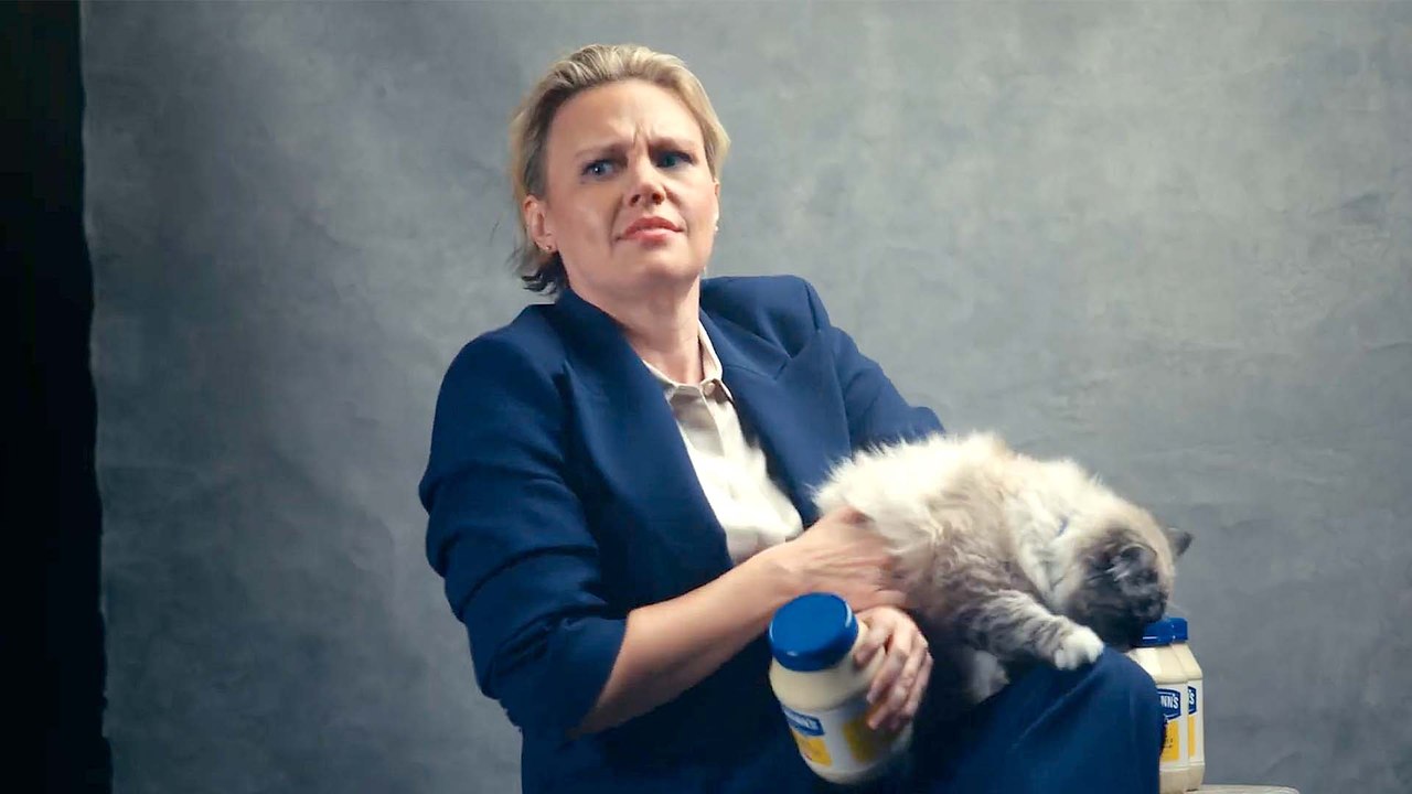 Hellmann's "Mayo Cat" Super Bowl 2024 Commercial with Kate McKinnon ...