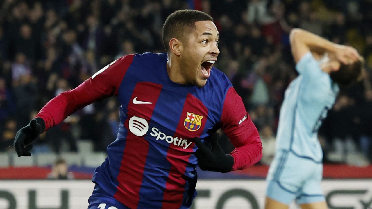 Xavi insists referees are out to get Barcelona after Vitor Roque red ...