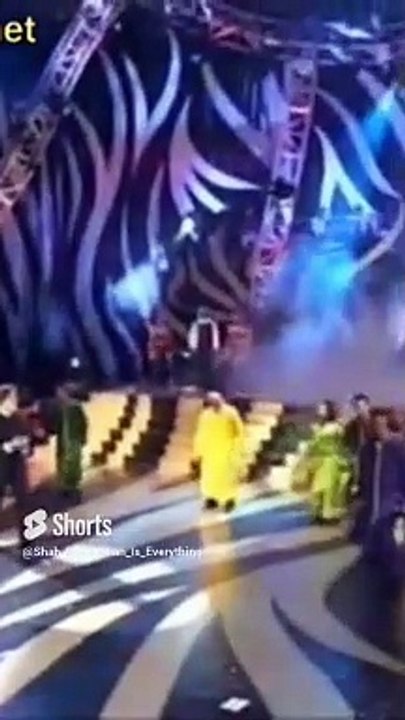 Shah Rukh Khan dancing to Shava Shava with Amitabh Bachchan - video ...