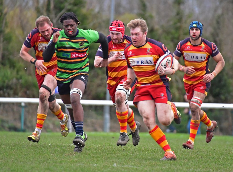 Chobham RFC, scarlet and gold, lose 55-31 at home to Grasshoppers 3-2 ...