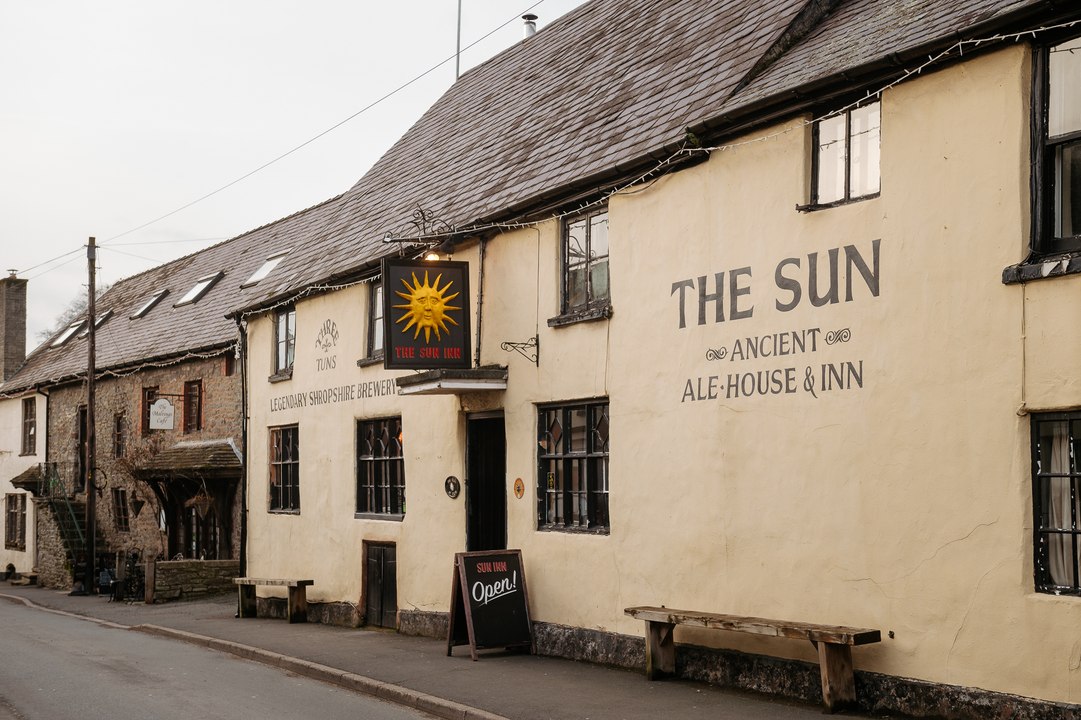 Love Your Local - A walk-through of The Sun Inn, Clun - video Dailymotion