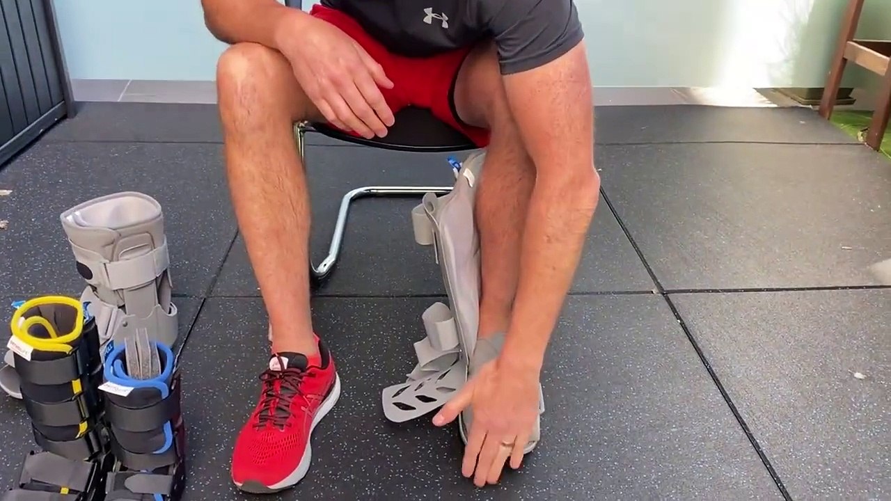 How to Fit a Walker 'Moon Boot' Correctly _ Tim Keeley _ Physio REHAB ...