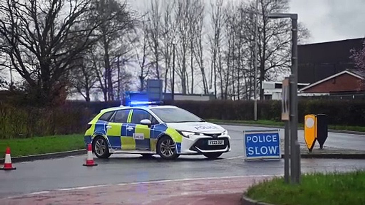 Incident near Shawbury on the A53, closes road - video Dailymotion