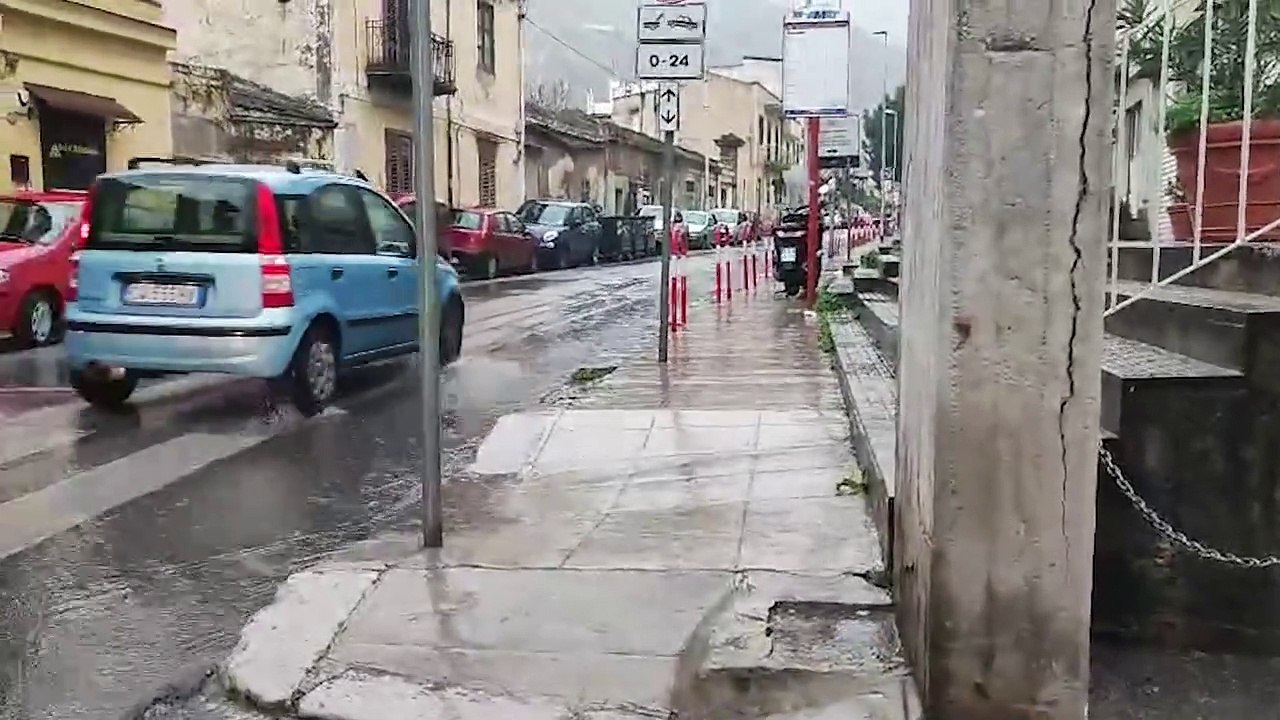 Acquazzone a Palermo, allagamenti nel Trapanese - Video Dailymotion