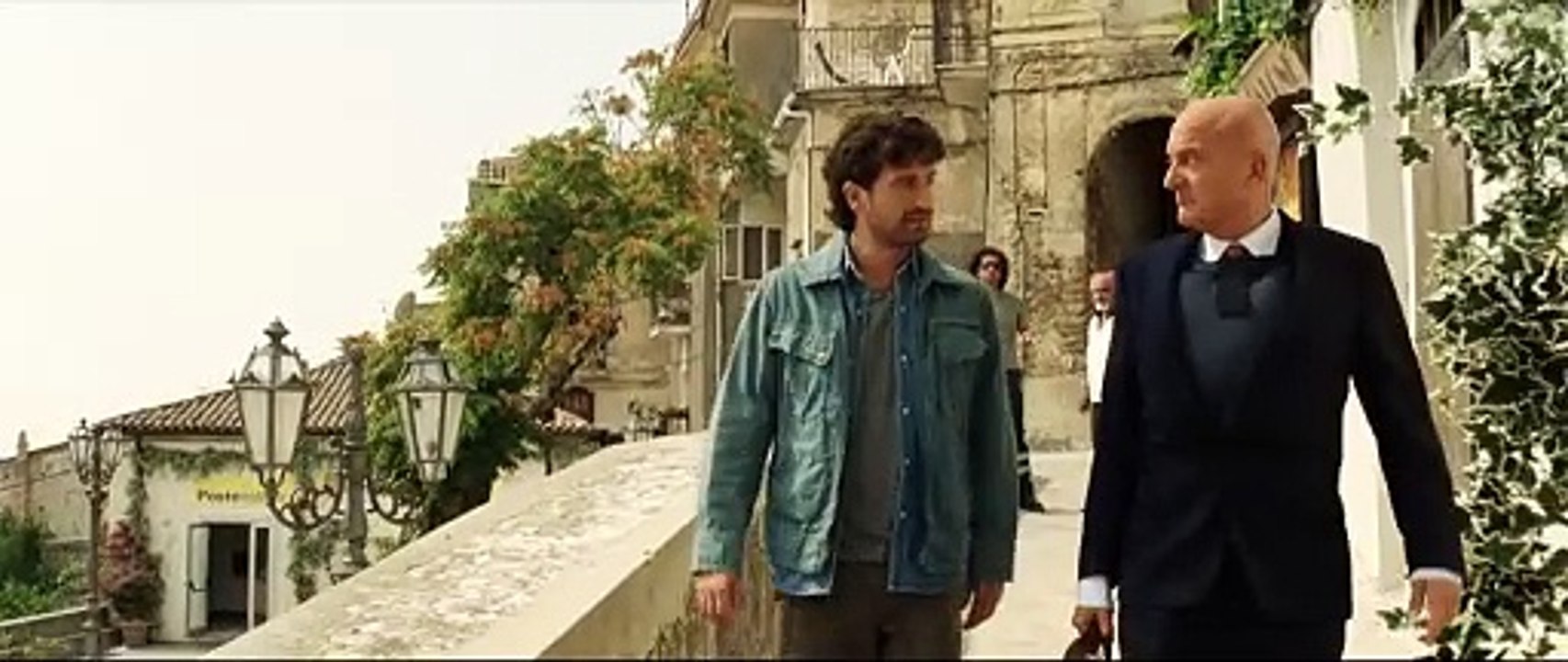 Bienvenue dans le Sud (2010) - Bande annonce - Vidéo Dailymotion
