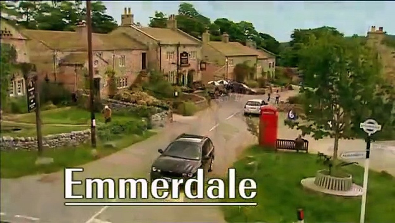 Emmerdale 28 December 2007 - Michael Jayston, Nicola Wheeler, Jenna ...