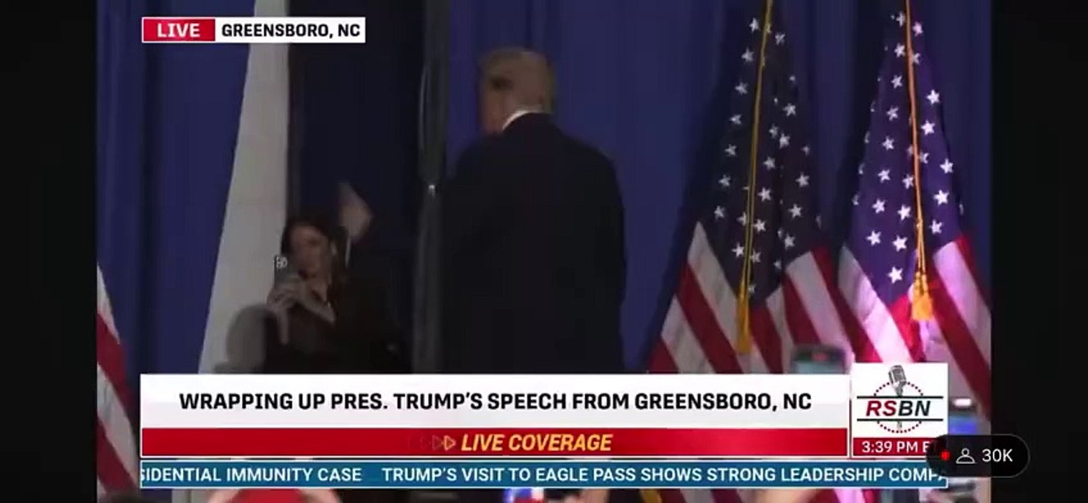Trump hits a Roman Salute - video Dailymotion