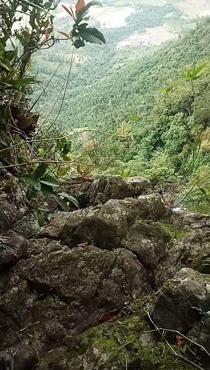 Peek atop Mt. Agudo - video Dailymotion