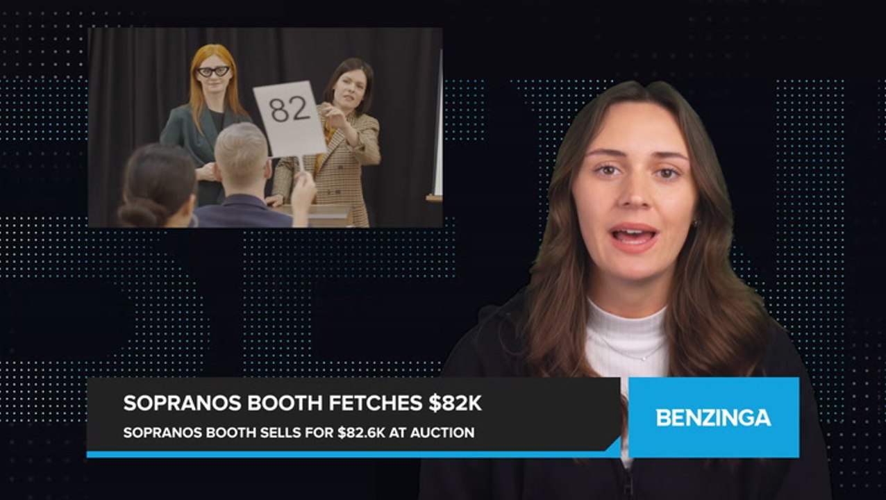 The Sopranos Booth from Holsten's Ice Cream Parlor Fetches Impressive ...