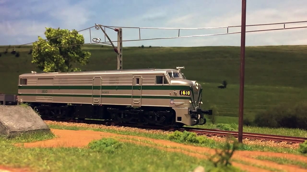 31-Locomotora Alco 1600 Renfe de Electrotren con sonido DH - Vídeo ...